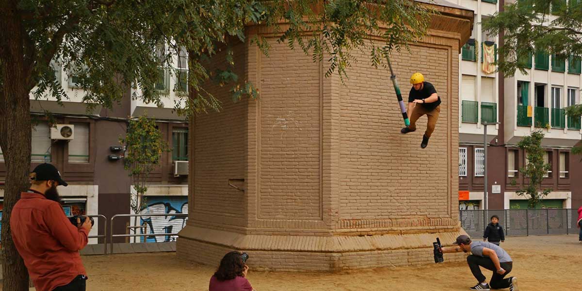 Two teams took to the streets of New York for a completely awesome Pogo ...