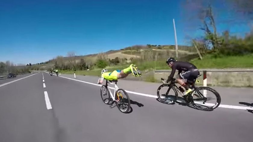 Cyclist adopts ‘superman‘ position to speed past his competitors