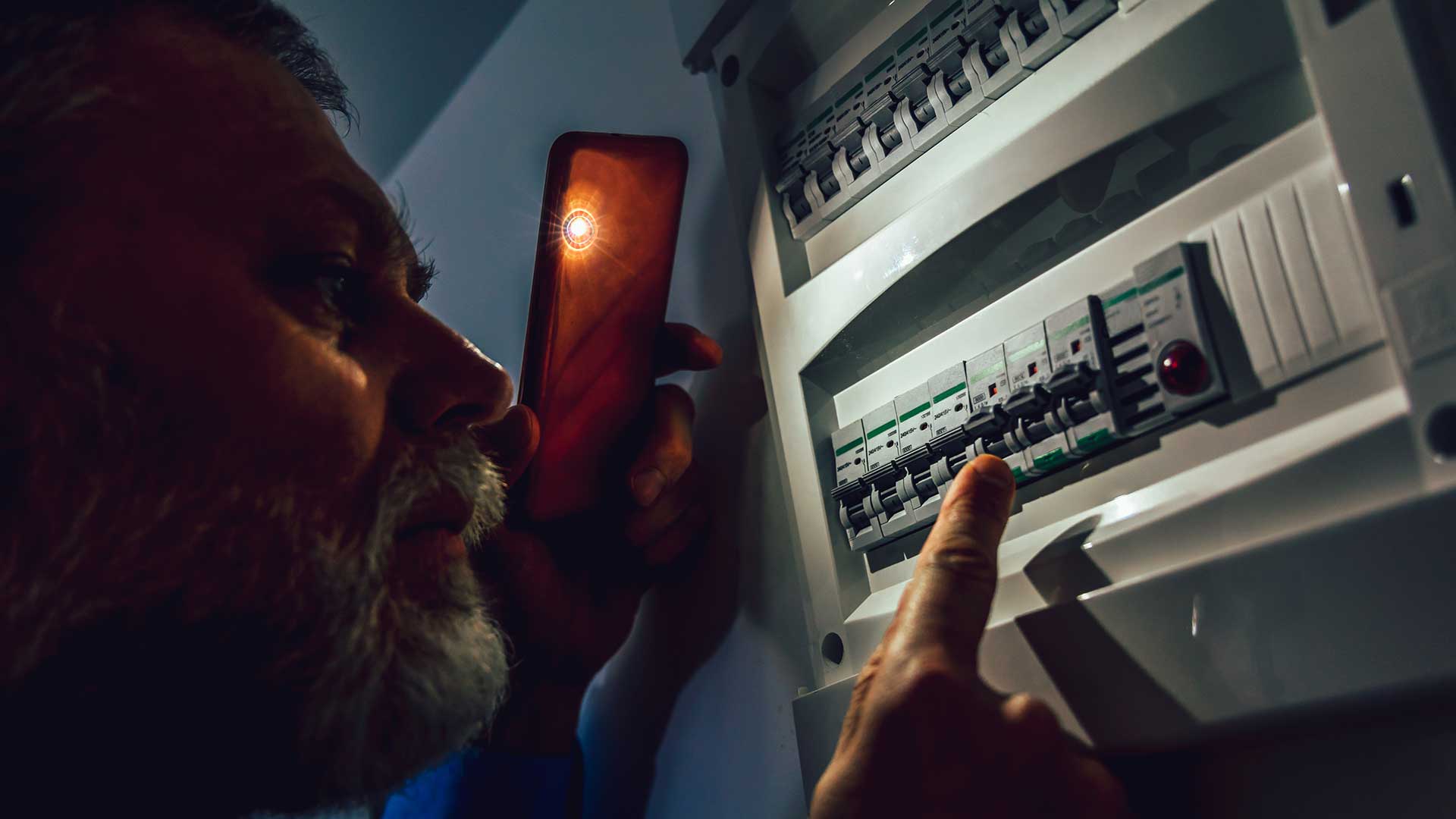 Power up: The ultimate guide to voltage solution switchgears for your ...