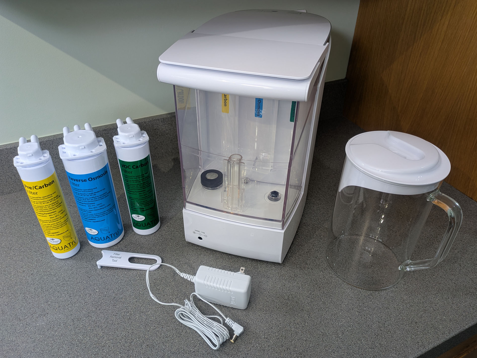 AquaTru Carafe review: Countertop reverse osmosis water filter